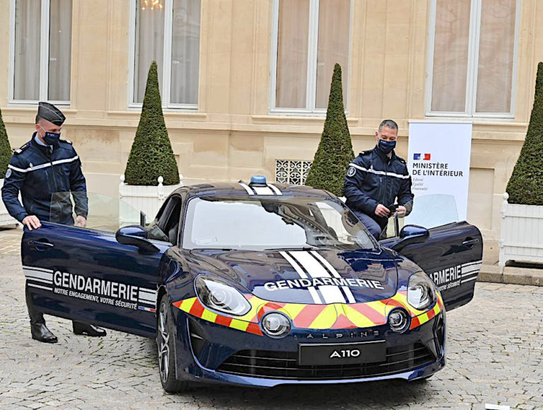 Le ministère de l’Intérieur a commandé 26 Renault Alpine A110 Pure pour ...